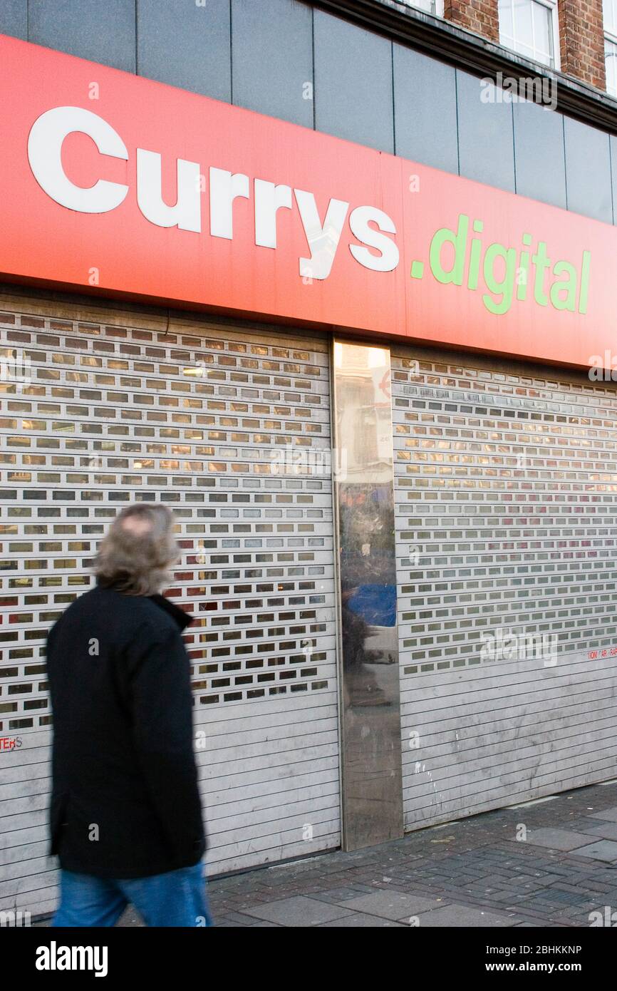 A Closed Currys.digital store in North London. 7/1/09 Stock Photo - Alamy