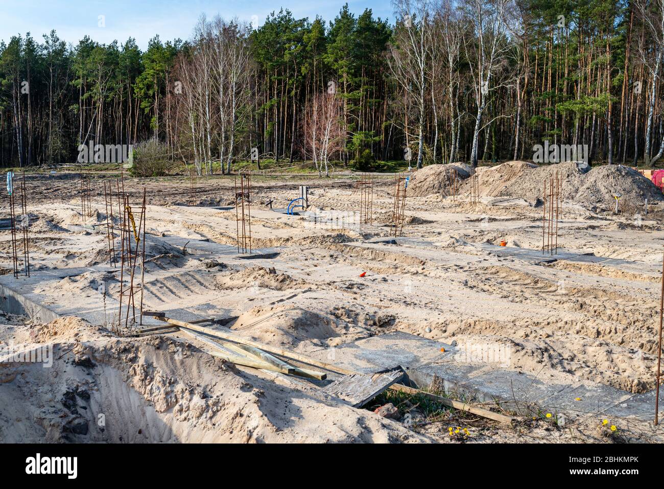 Rebar protruding from concrete hi-res stock photography and images - Alamy