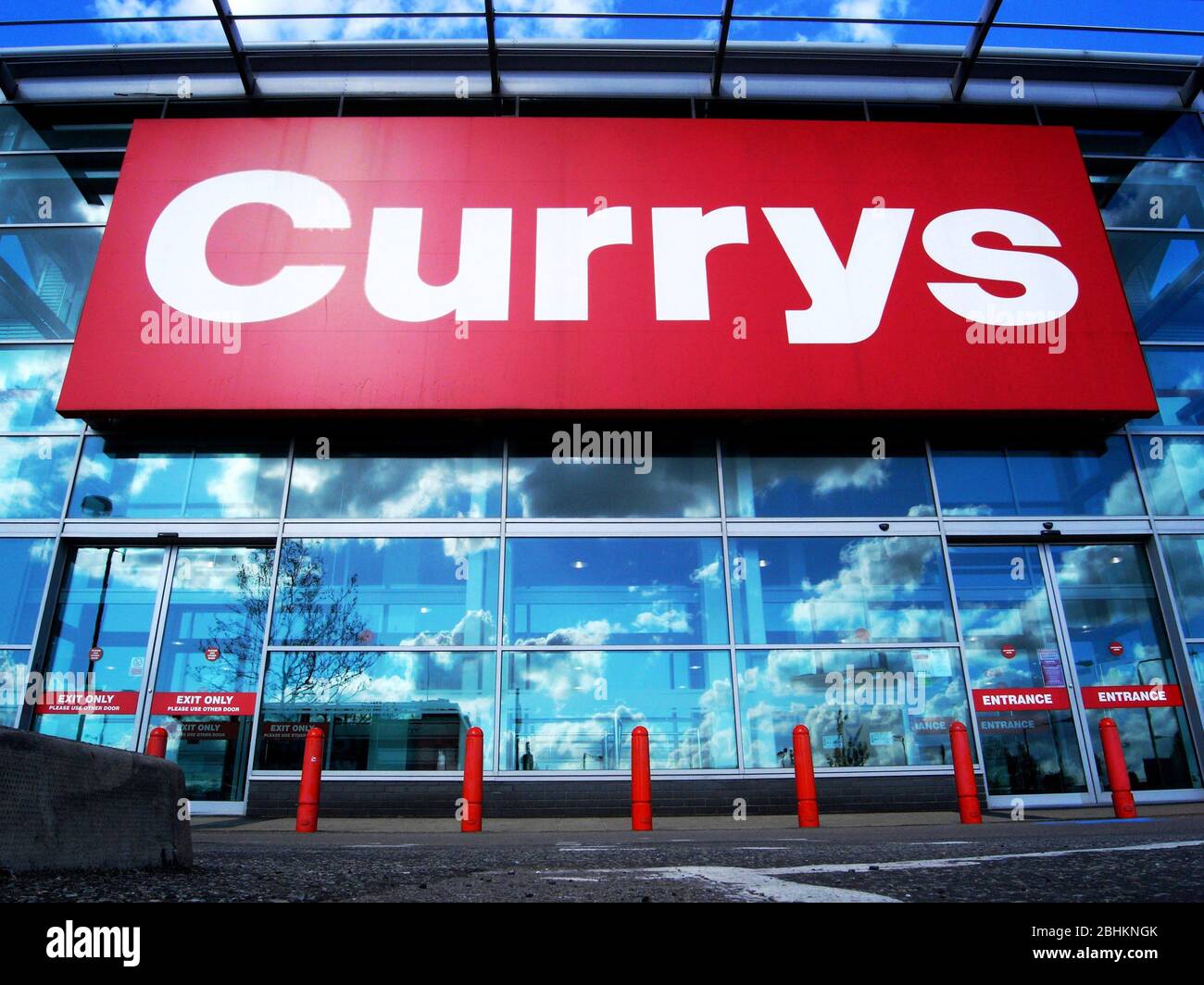 Currys store hi-res stock photography and images - Alamy