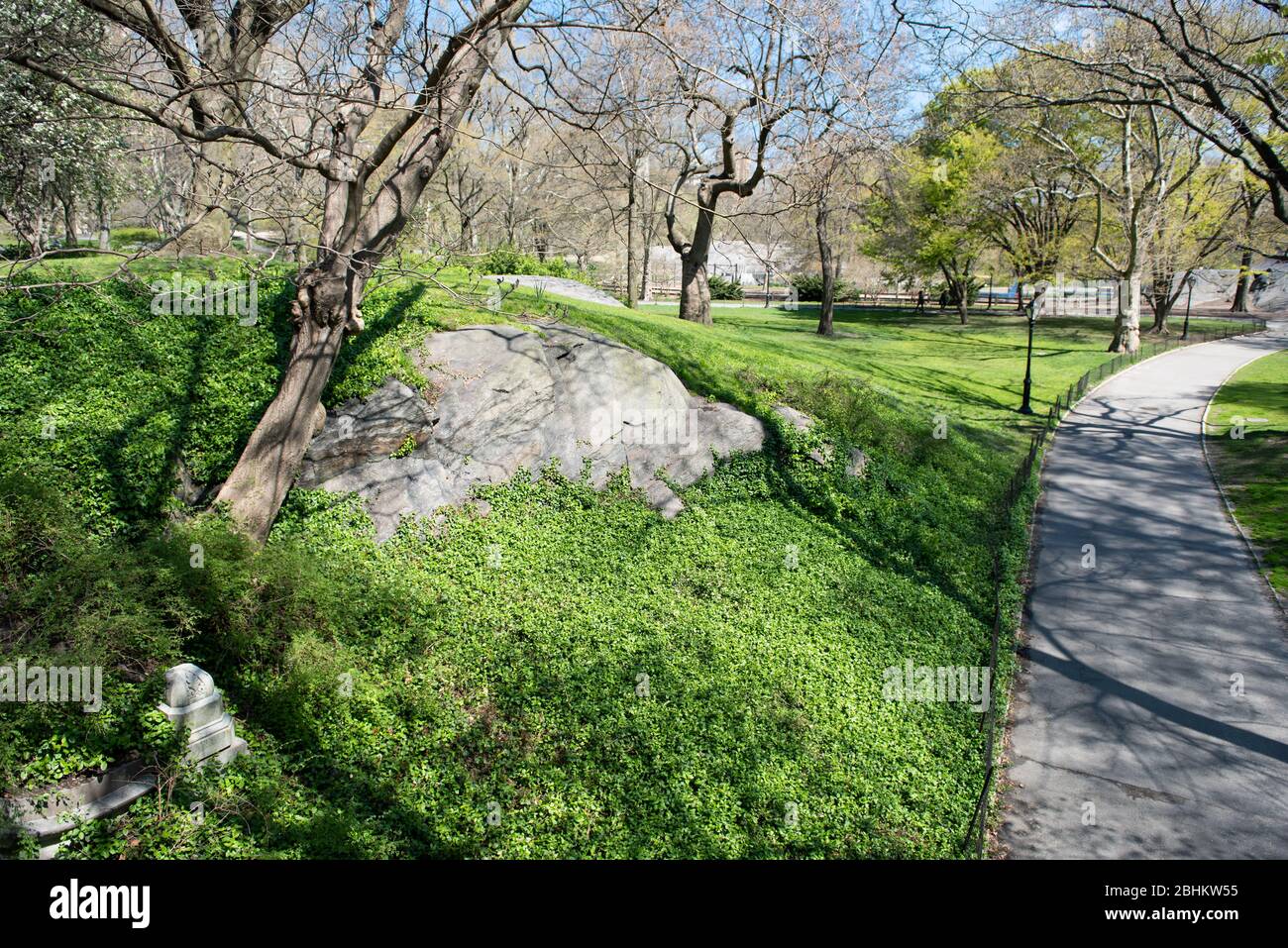 Winding path entrance hi-res stock photography and images - Alamy
