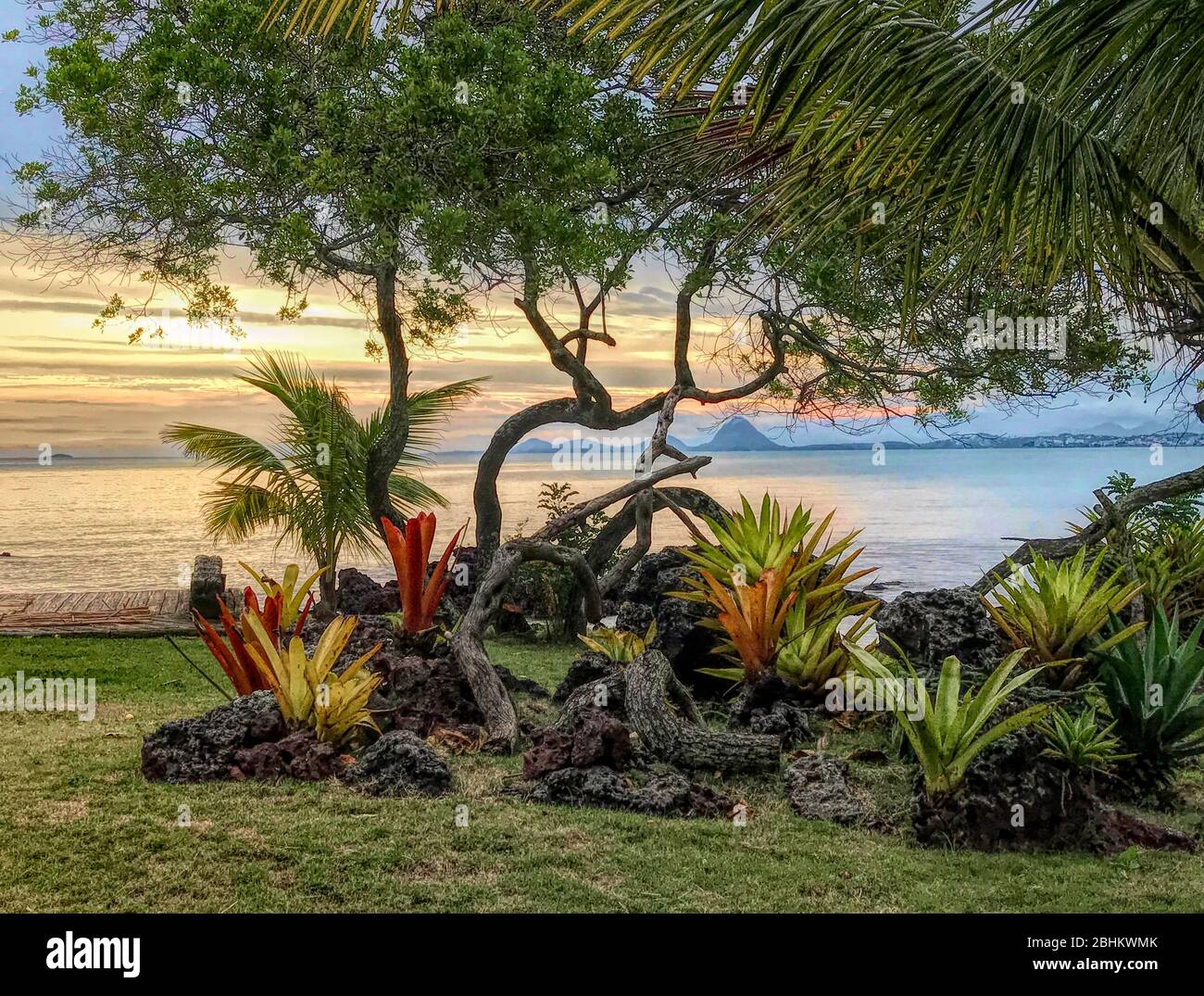Beach sunset art hi-res stock photography and images - Alamy