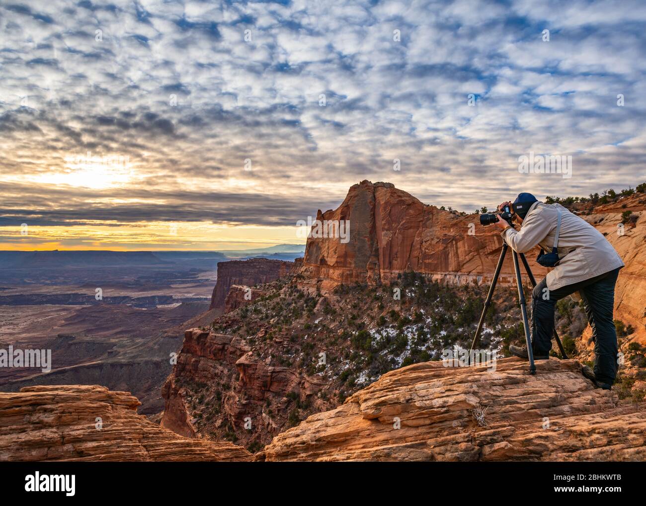 The famous Mesa Arch in Canyonlands National Park in Utah Stock Photo ...