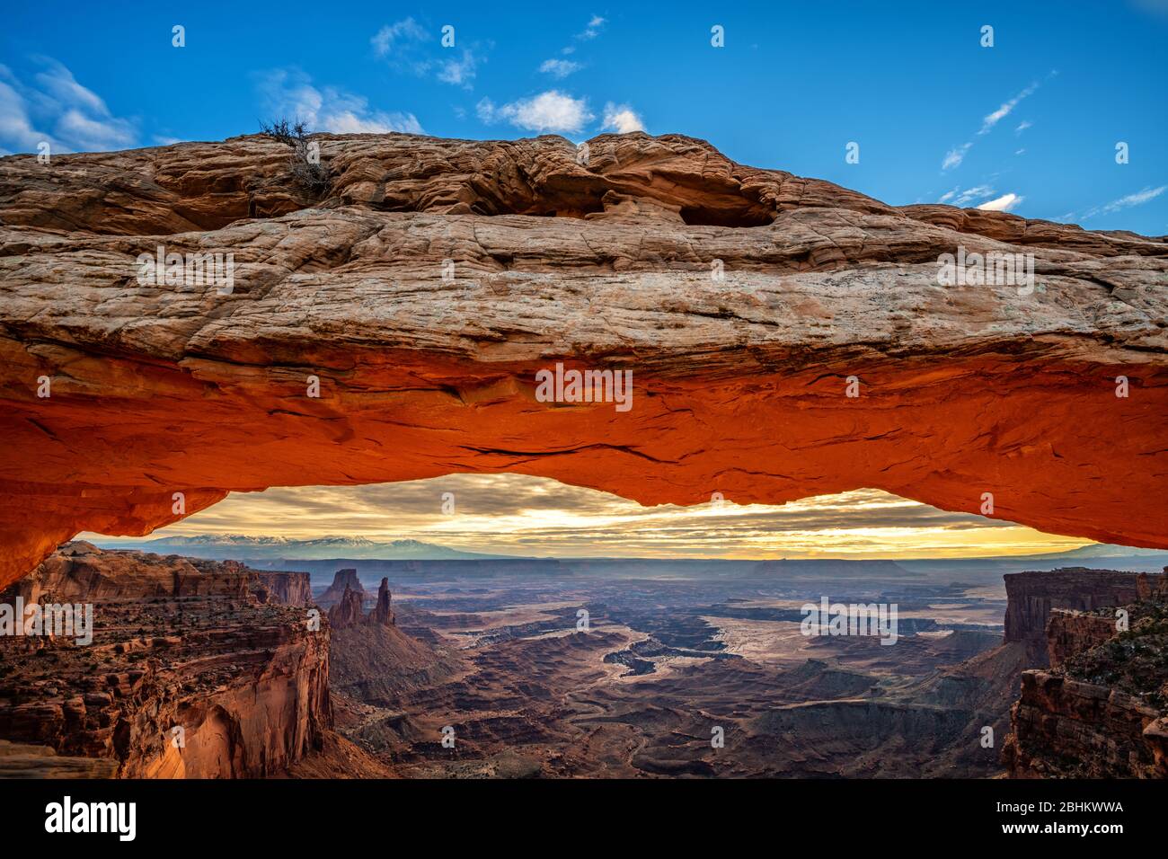 The famous Mesa Arch in Canyonlands National Park in Utah Stock Photo ...