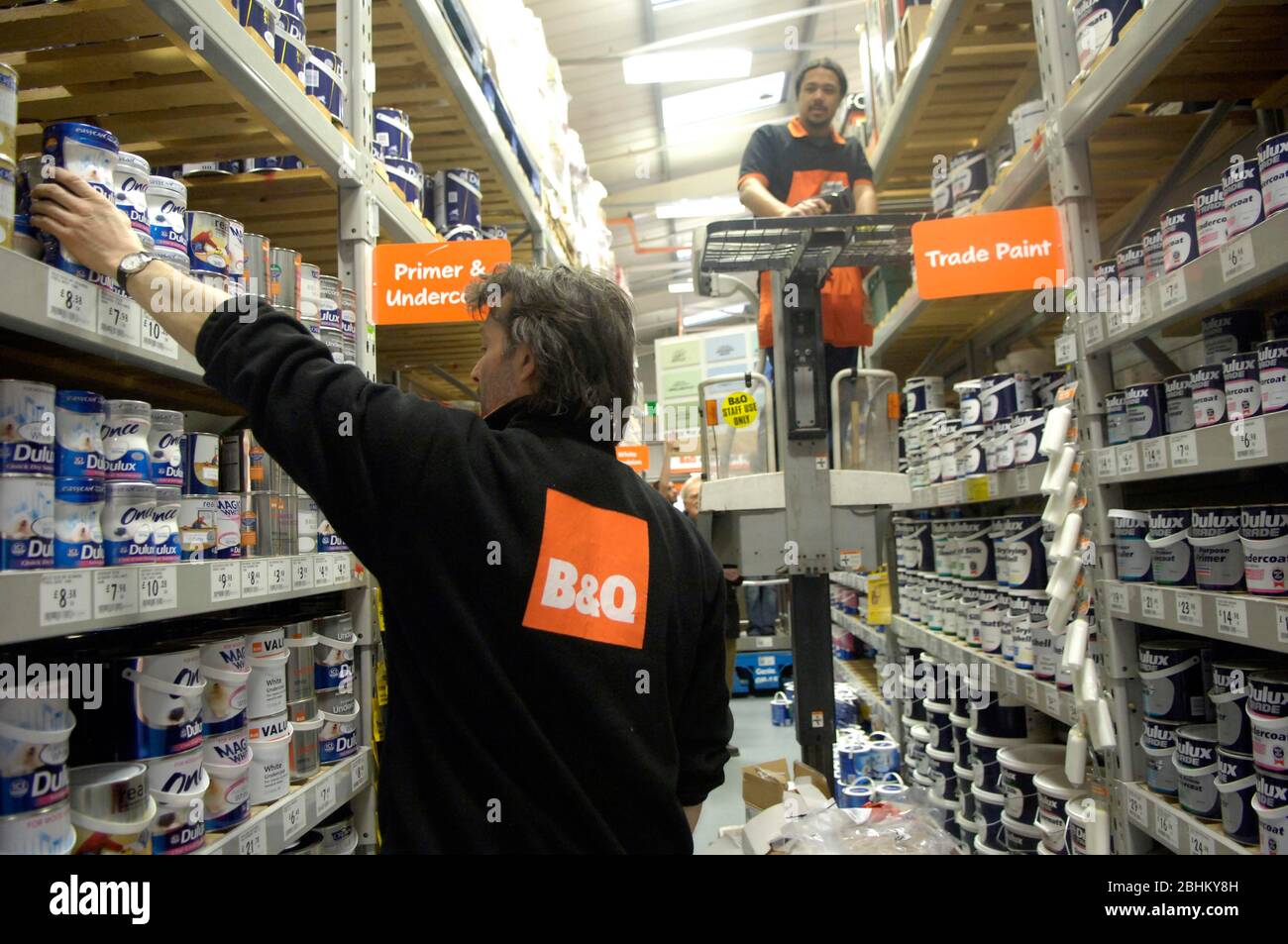 Restocking shelves hi-res stock photography and images - Alamy