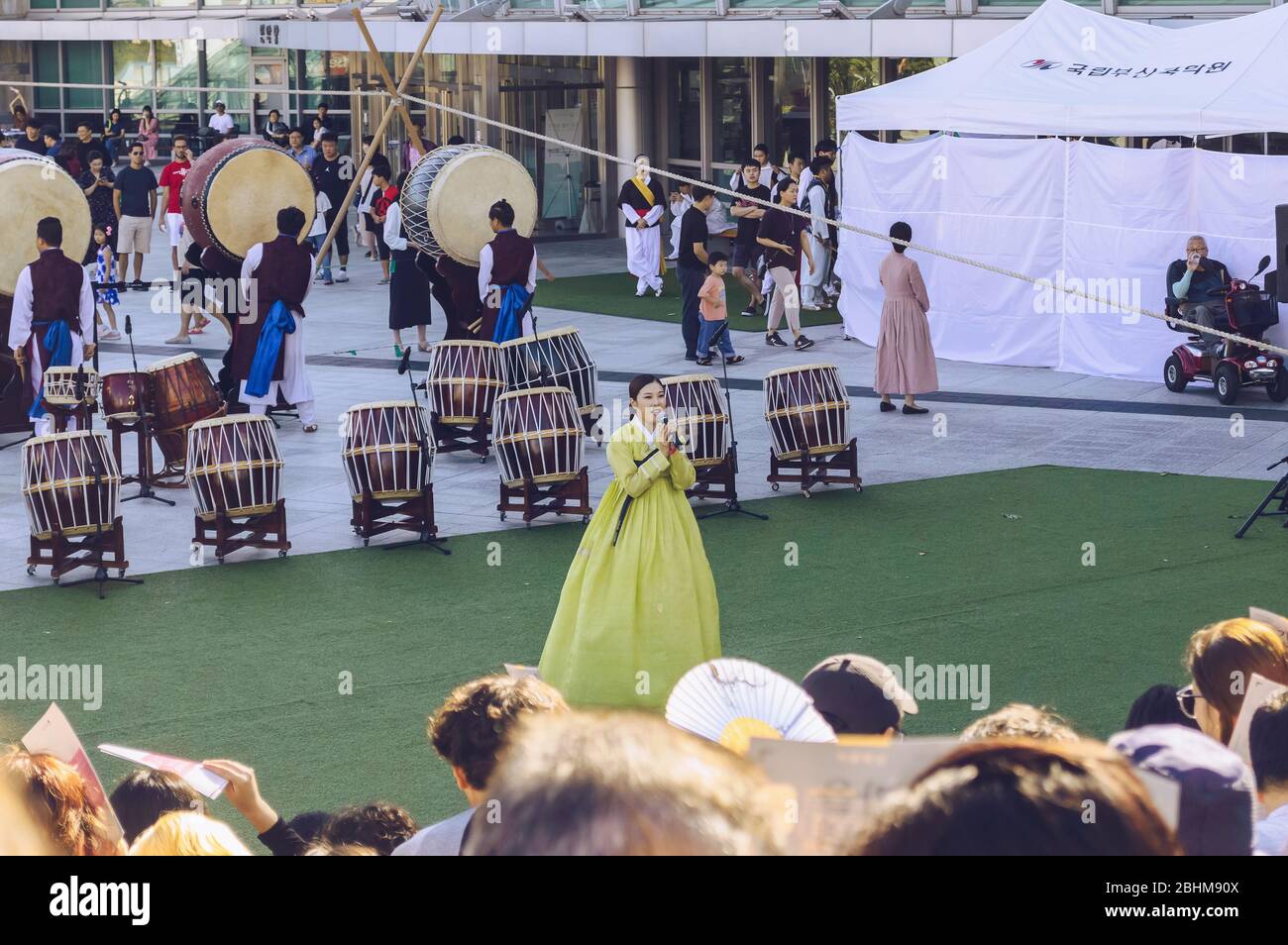 Korean singer traditional hi-res stock photography and images - Alamy