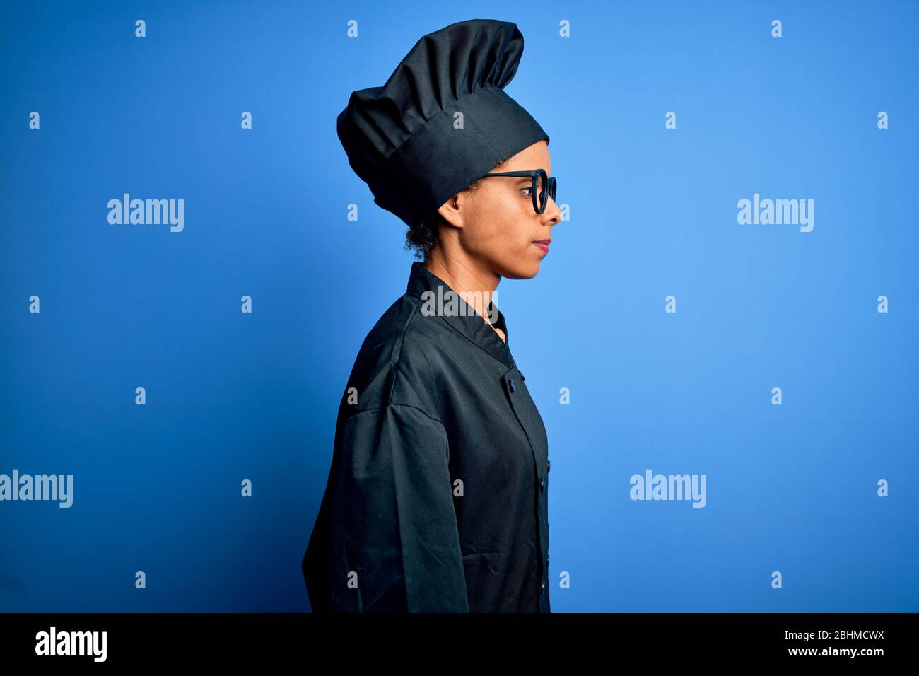 Silhouette face woman chef hat hi-res stock photography and images - Alamy
