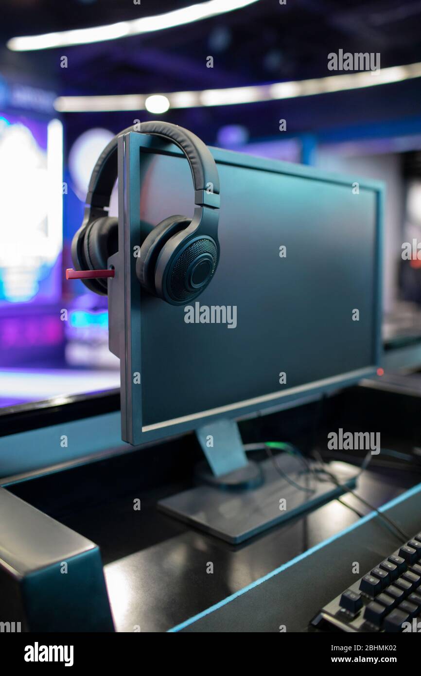 Computer in esports arena Stock Photo - Alamy