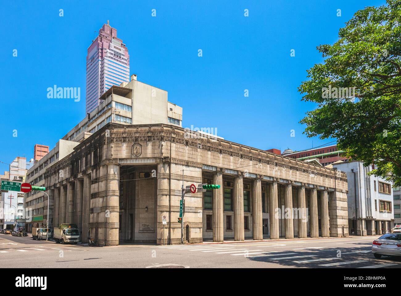 Land bank exhibition hall taipei hi-res stock photography and images ...