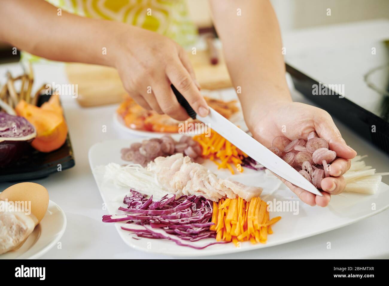 Cutting knofe hi-res stock photography and images - Alamy