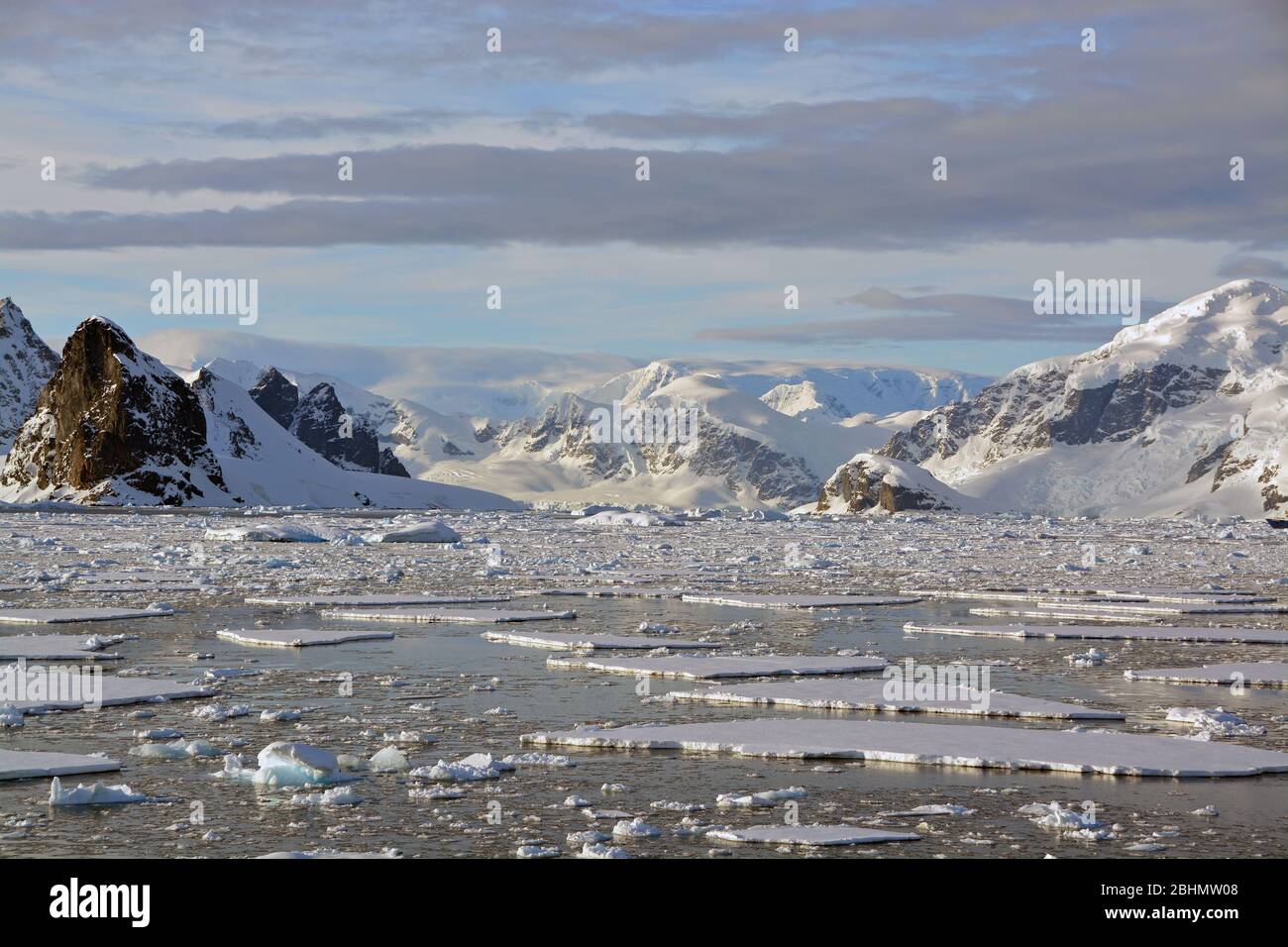 Antarctica landscape hi-res stock photography and images - Alamy