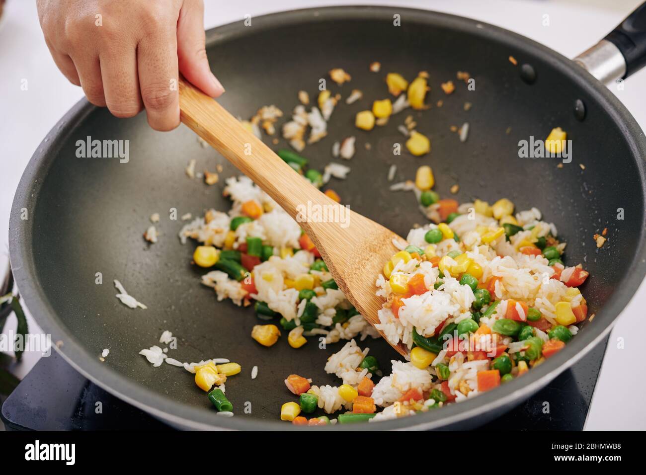 Chef frying rice hi-res stock photography and images - Alamy