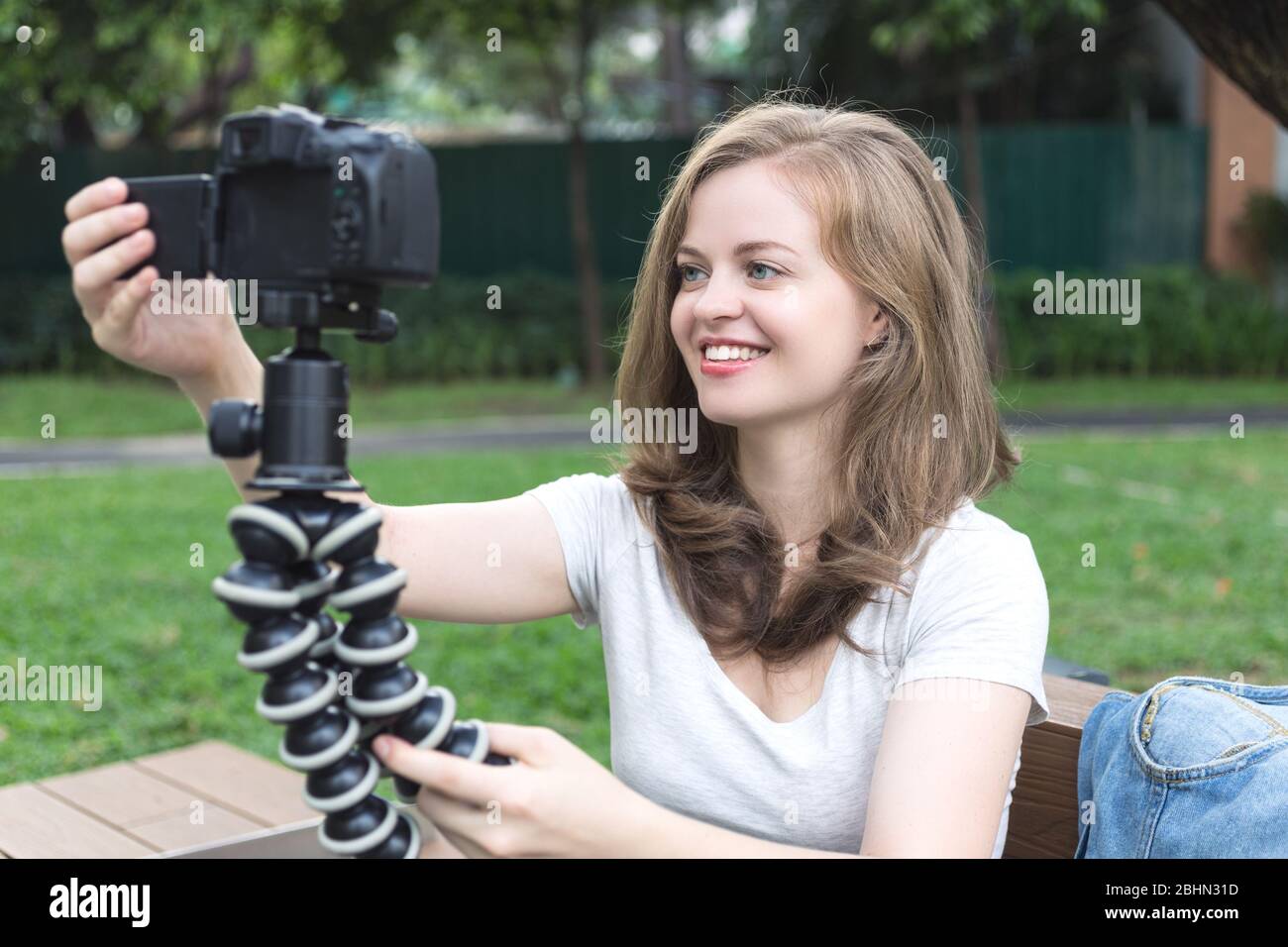 Blogger influencer green screen hi-res stock photography and images - Alamy