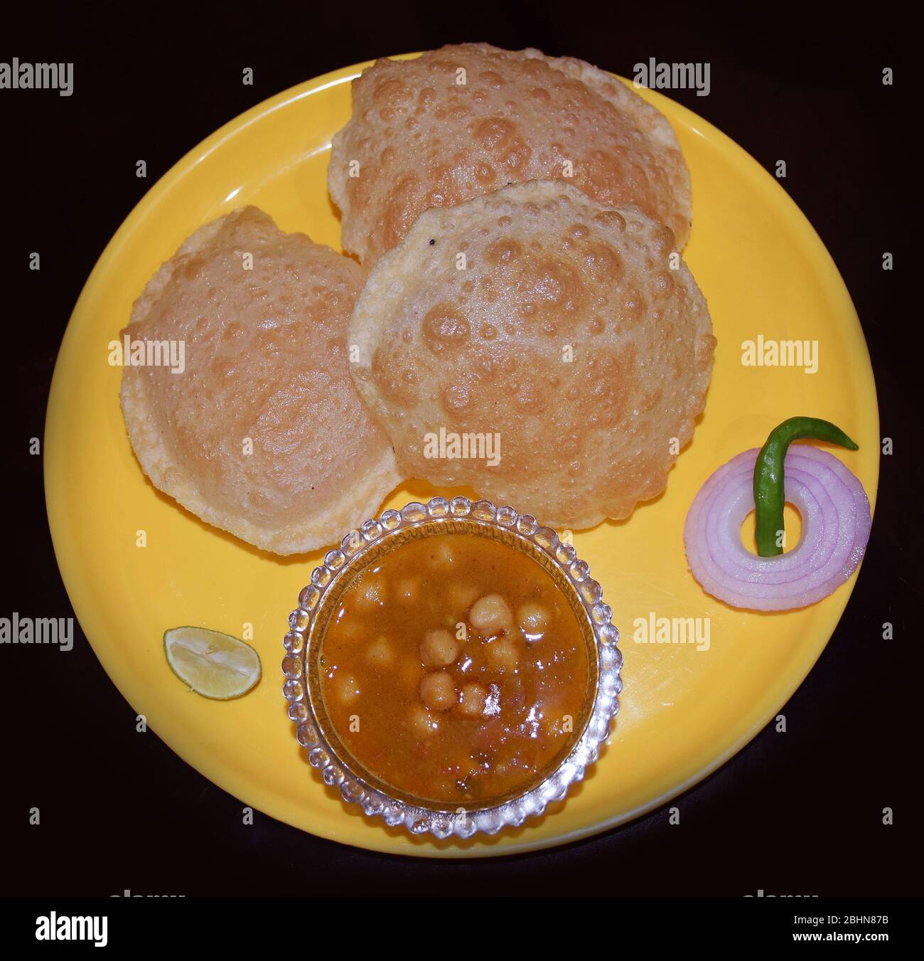 Bengali luchi ghugni hi-res stock photography and images - Alamy