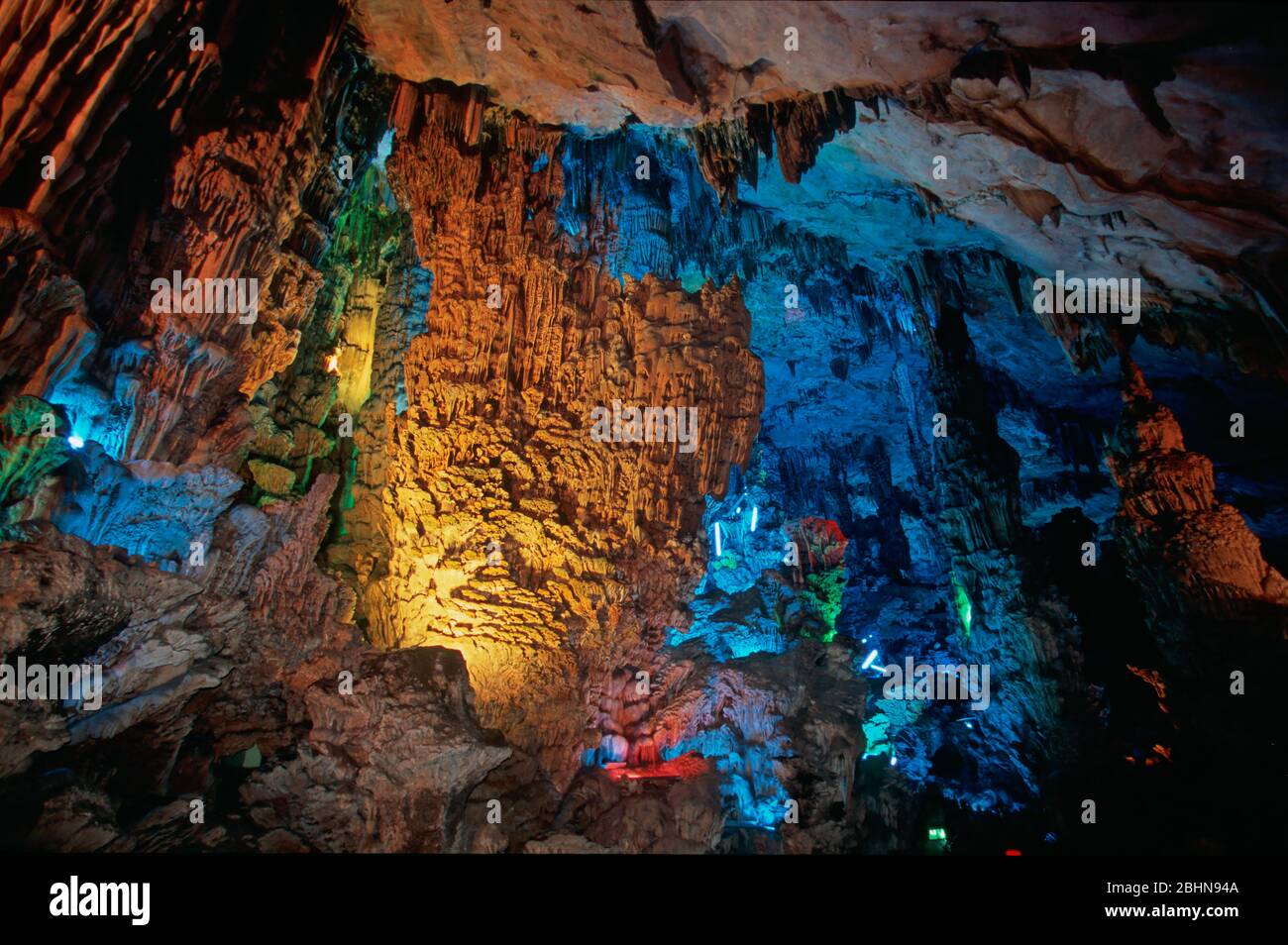 LUDIYAN, RED FLUTE CAVE, GUILIN (GUANGXI), CHINA Stock Photo - Alamy
