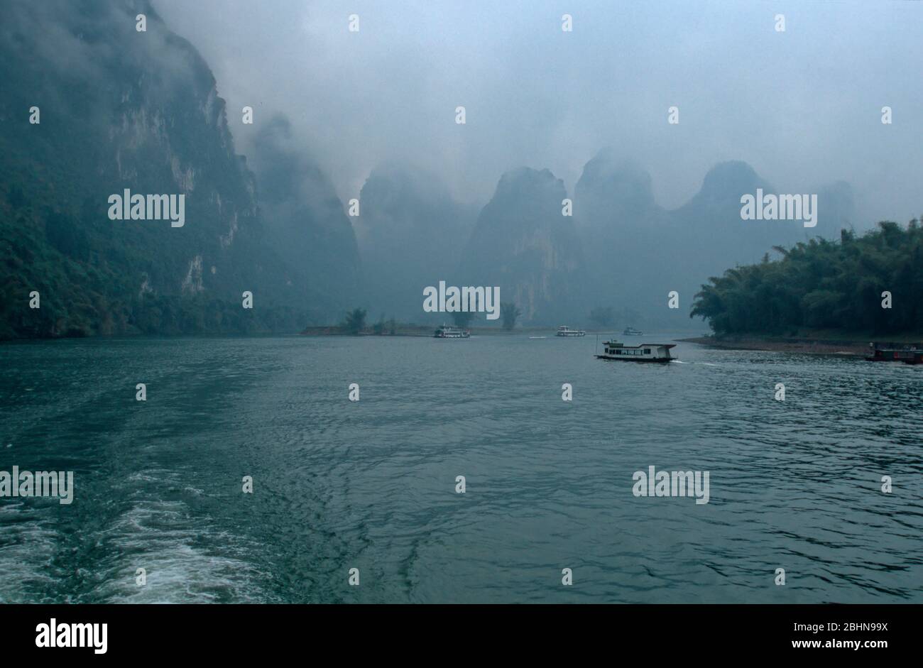 LI RIVER CRUISE, KARSTIC FORMATIONS, GUILIN, YANGSHUO (GUANGXI), CHINA ...