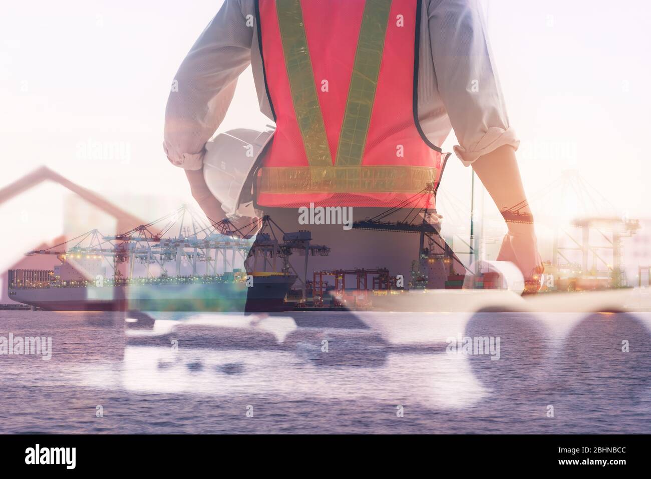 Shipment handling hi-res stock photography and images - Alamy