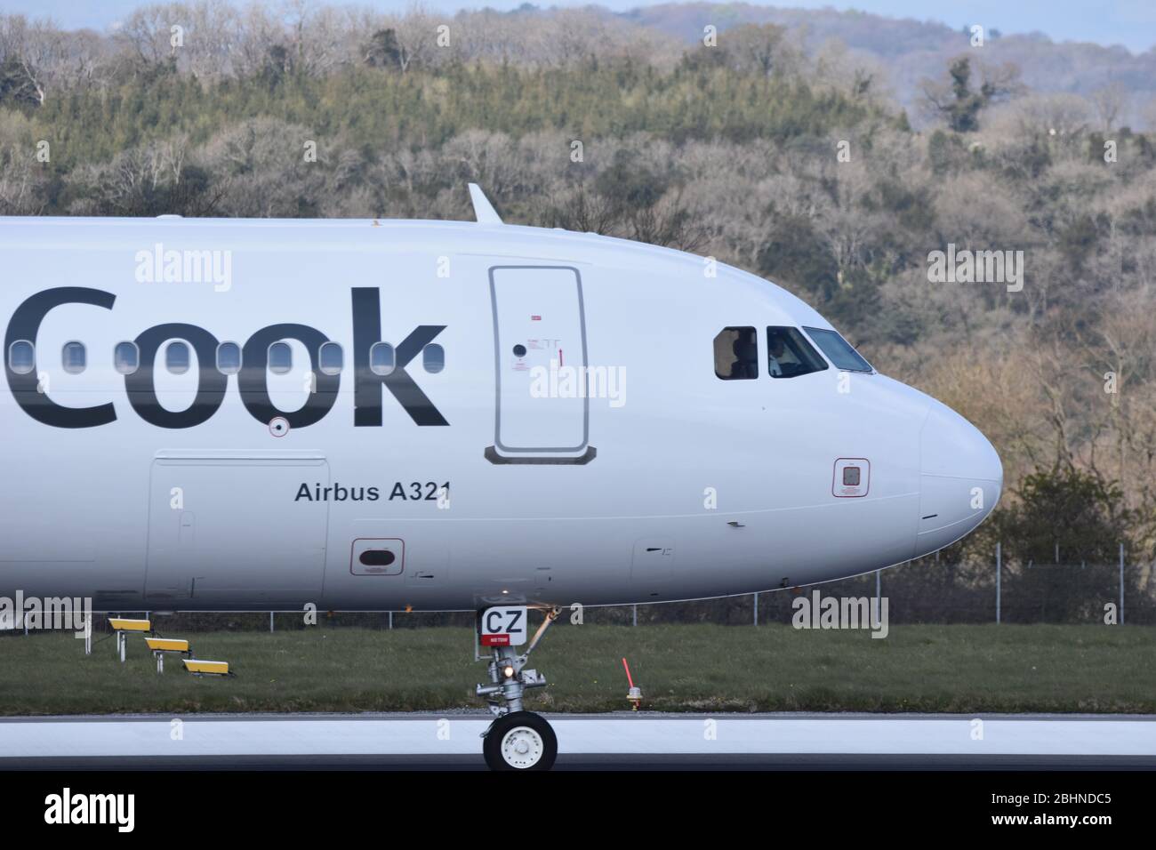 Thomas cook airbus a321 200 hi-res stock photography and images - Alamy