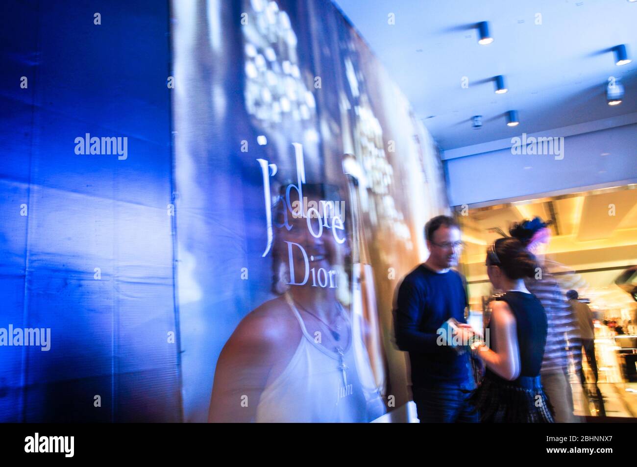 Christian dior shop front hi-res stock photography and images - Alamy