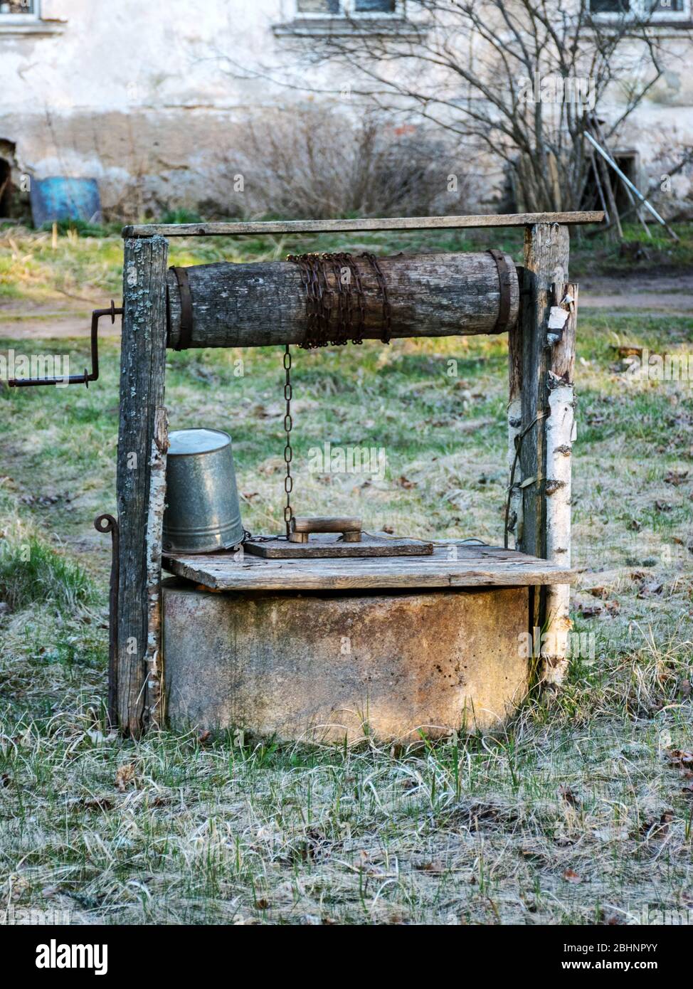 picture of an old well in the yard Stock Photo - Alamy