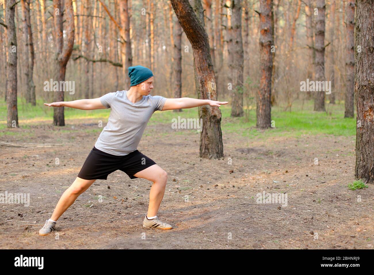 Muscular man doing morning hi-res stock photography and images - Alamy