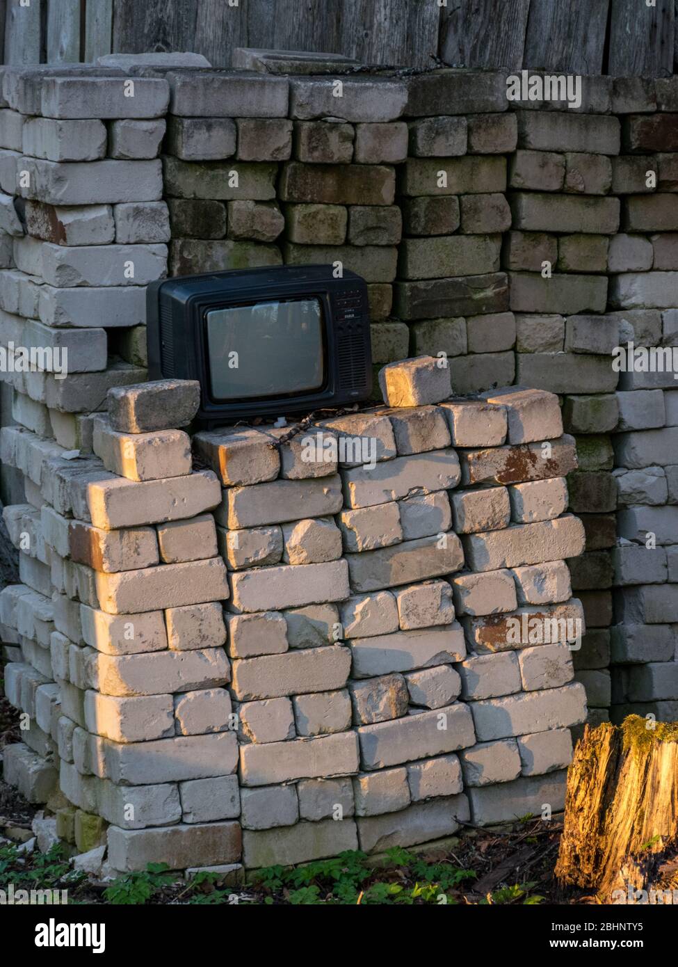 Stacked tv hi-res stock photography and images - Alamy