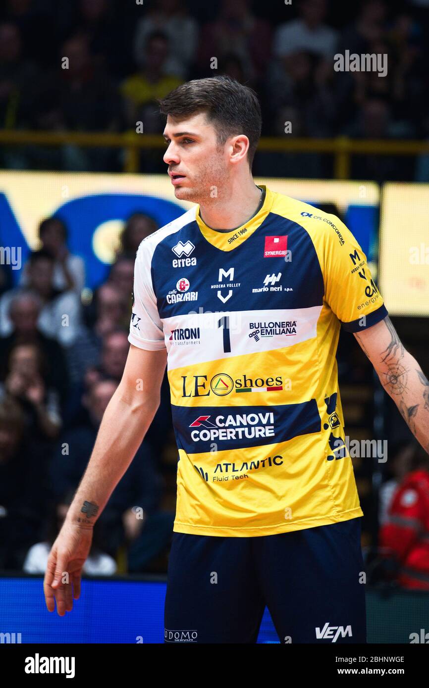 Leo anderson hi-res stock photography and images - Alamy