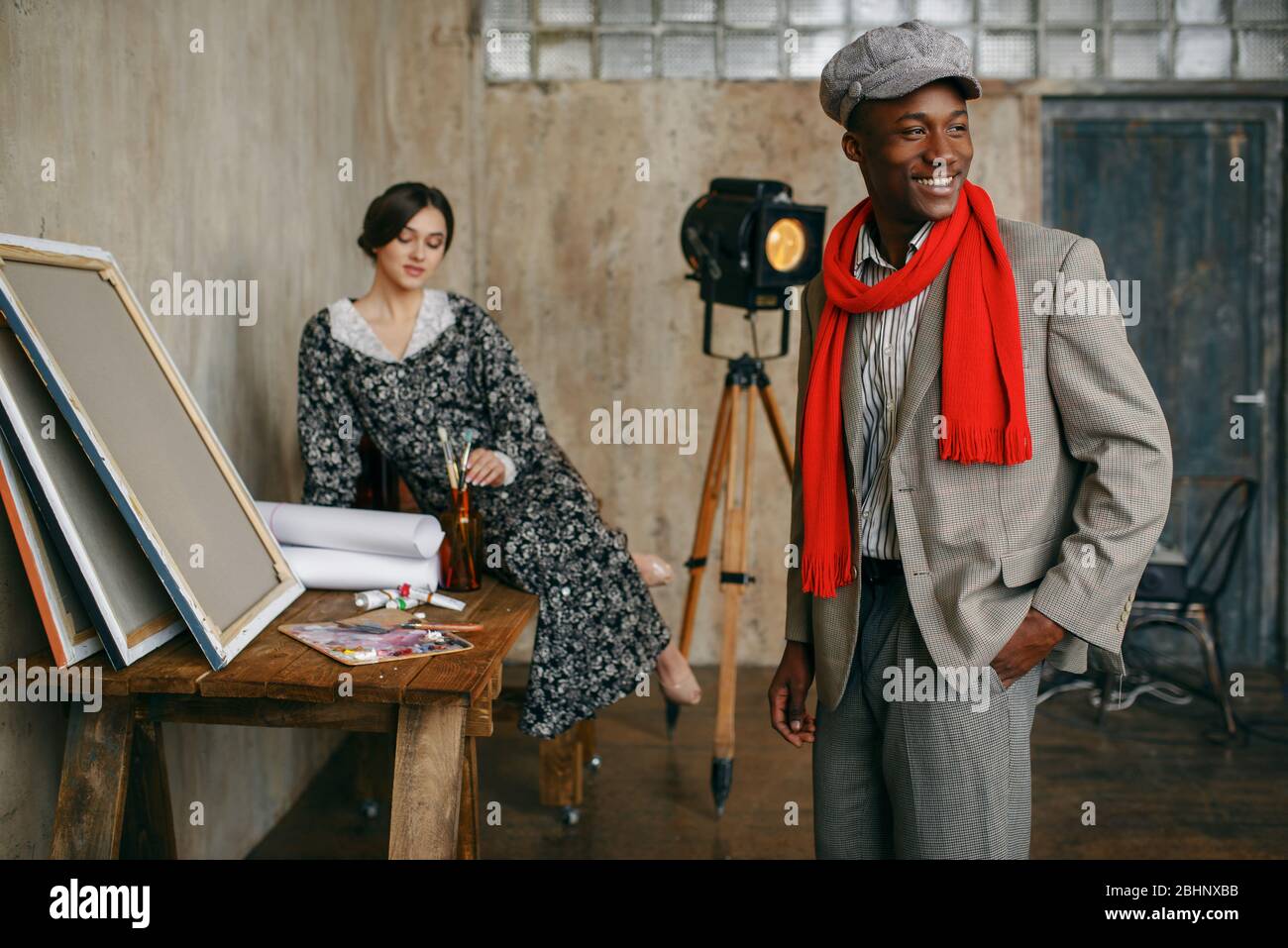 Drawing model in studio hi-res stock photography and images - Alamy