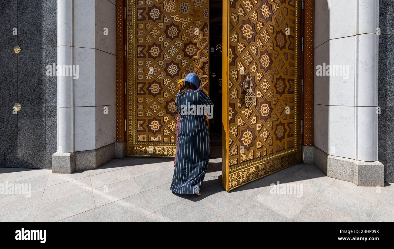 Mausoleum of president turkmenbasy hi-res stock photography and images ...