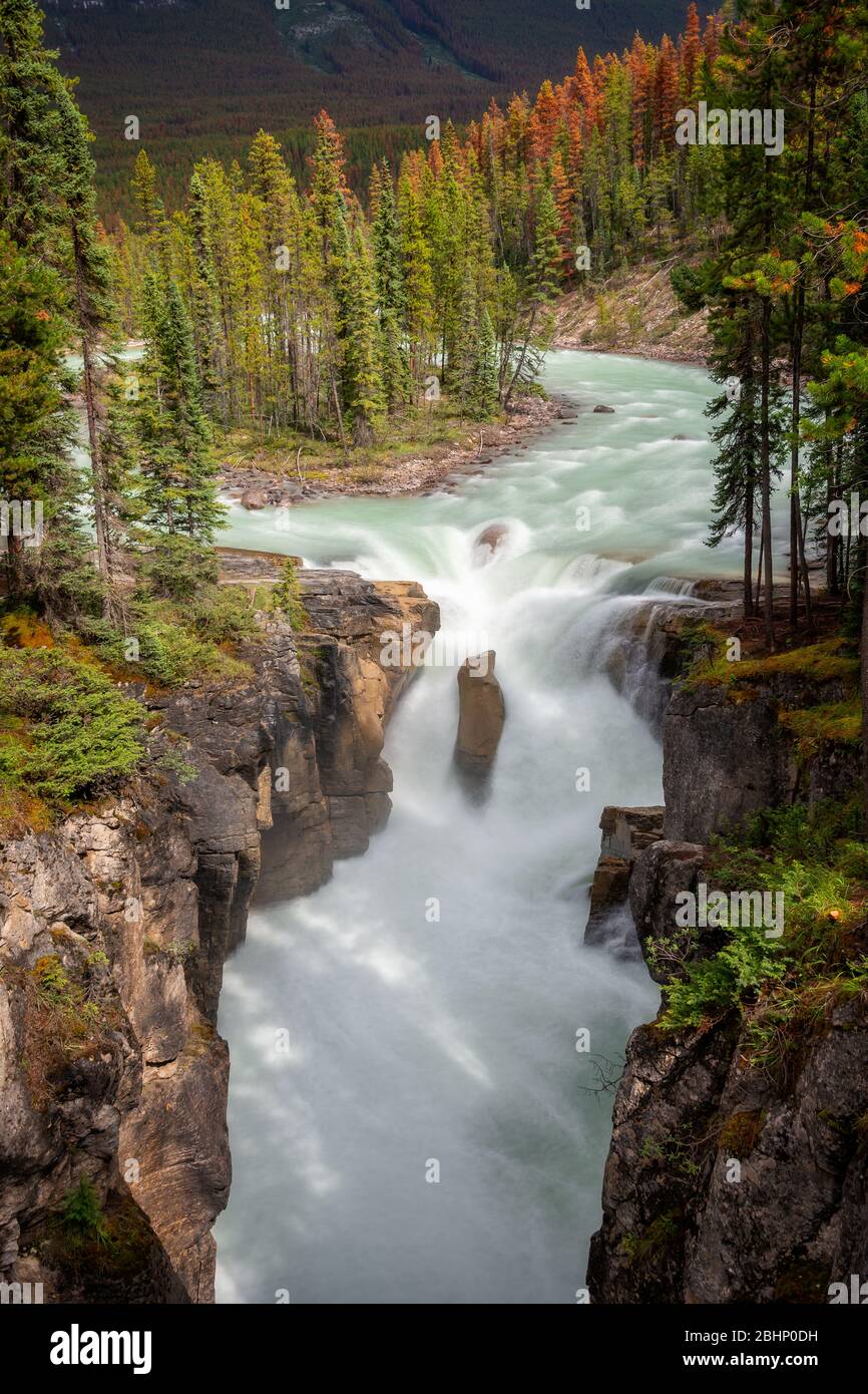 Sunwapta falls canada hi-res stock photography and images - Alamy