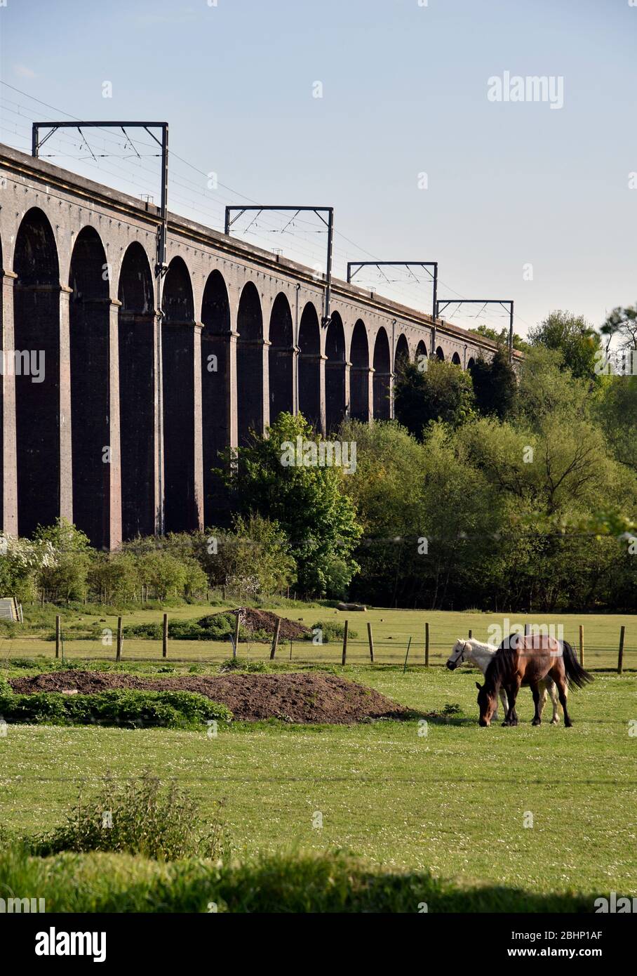 Welwyn viaduct hi-res stock photography and images - Alamy