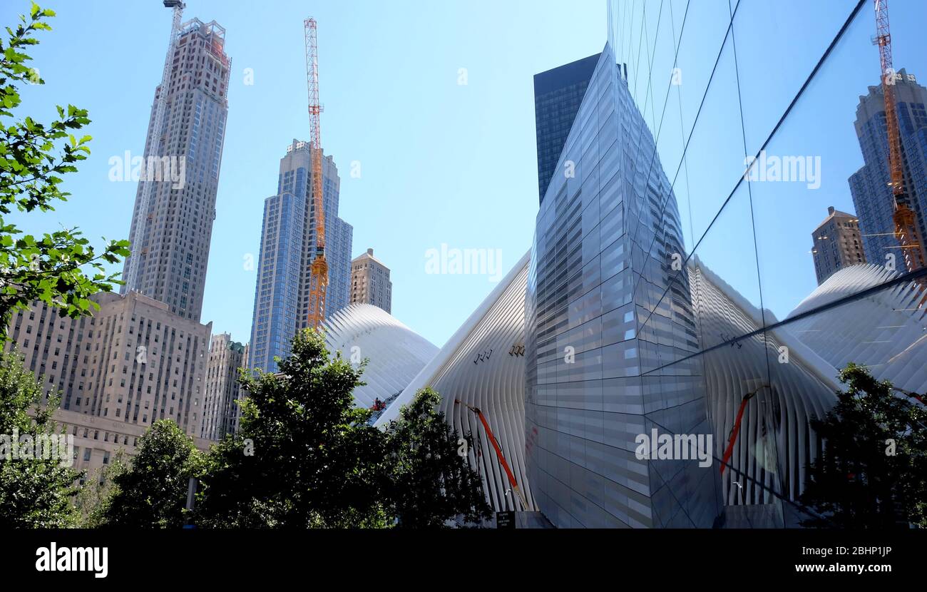 High rise building in downtown New York City, NY, USA Stock Photo - Alamy