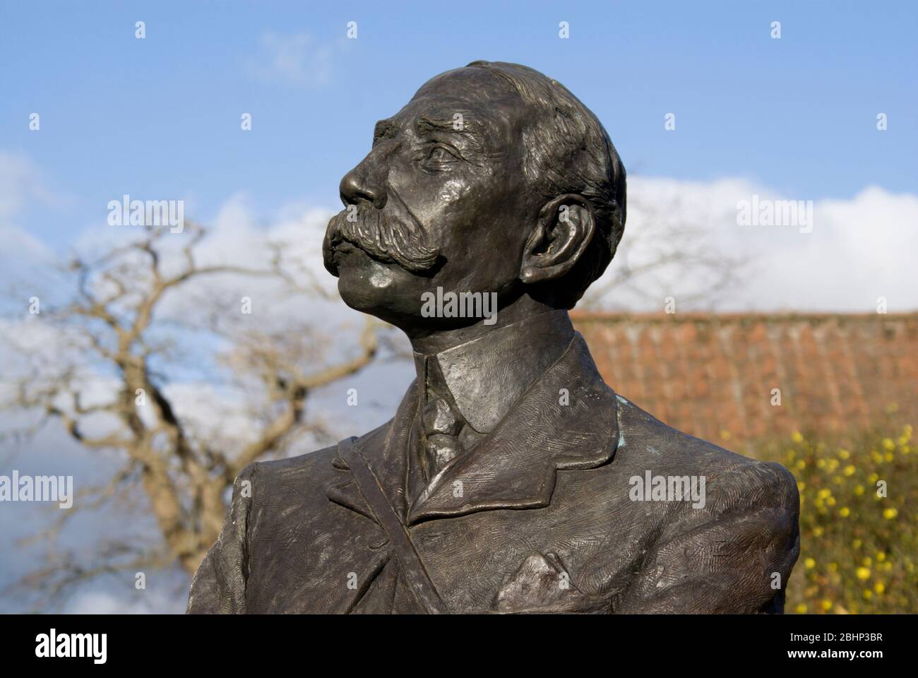 Statue of Sir Edward Elgar by Jemma Pearson, Cathedral Green, Hereford ...
