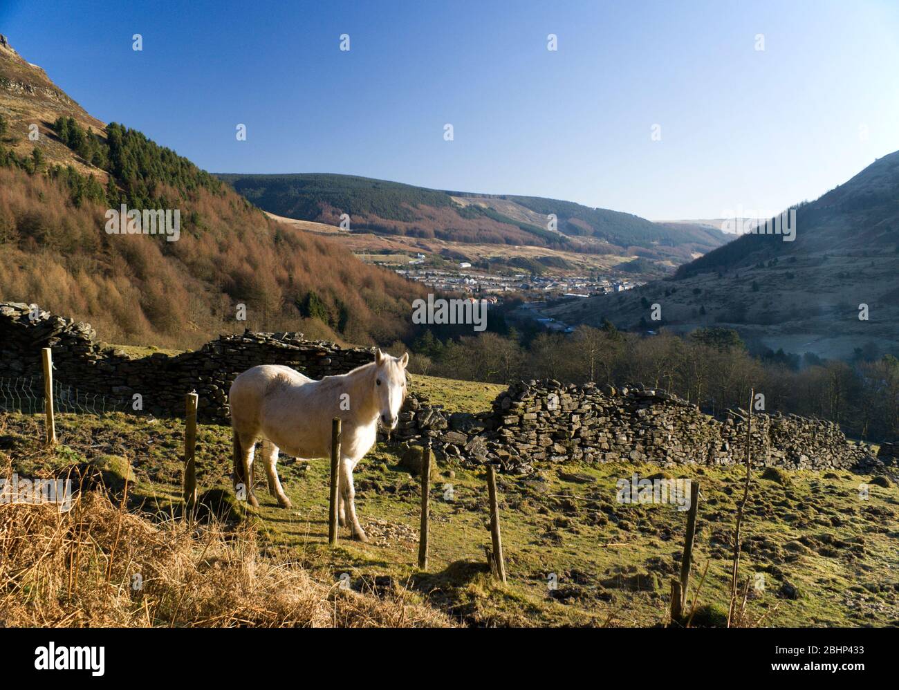 Cwm valleys hi-res stock photography and images - Alamy