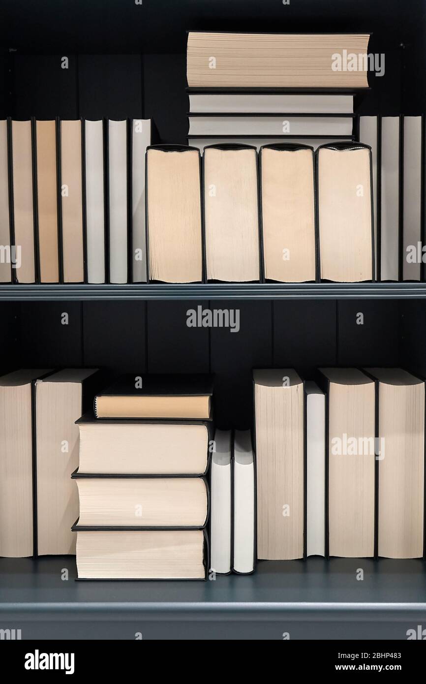 Large print book shelf hi-res stock photography and images - Alamy