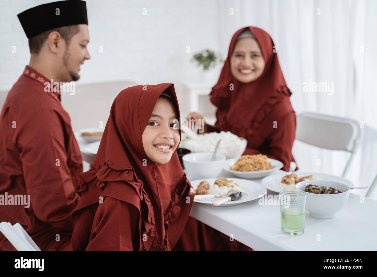 Ramadan eating family hi-res stock photography and images - Alamy
