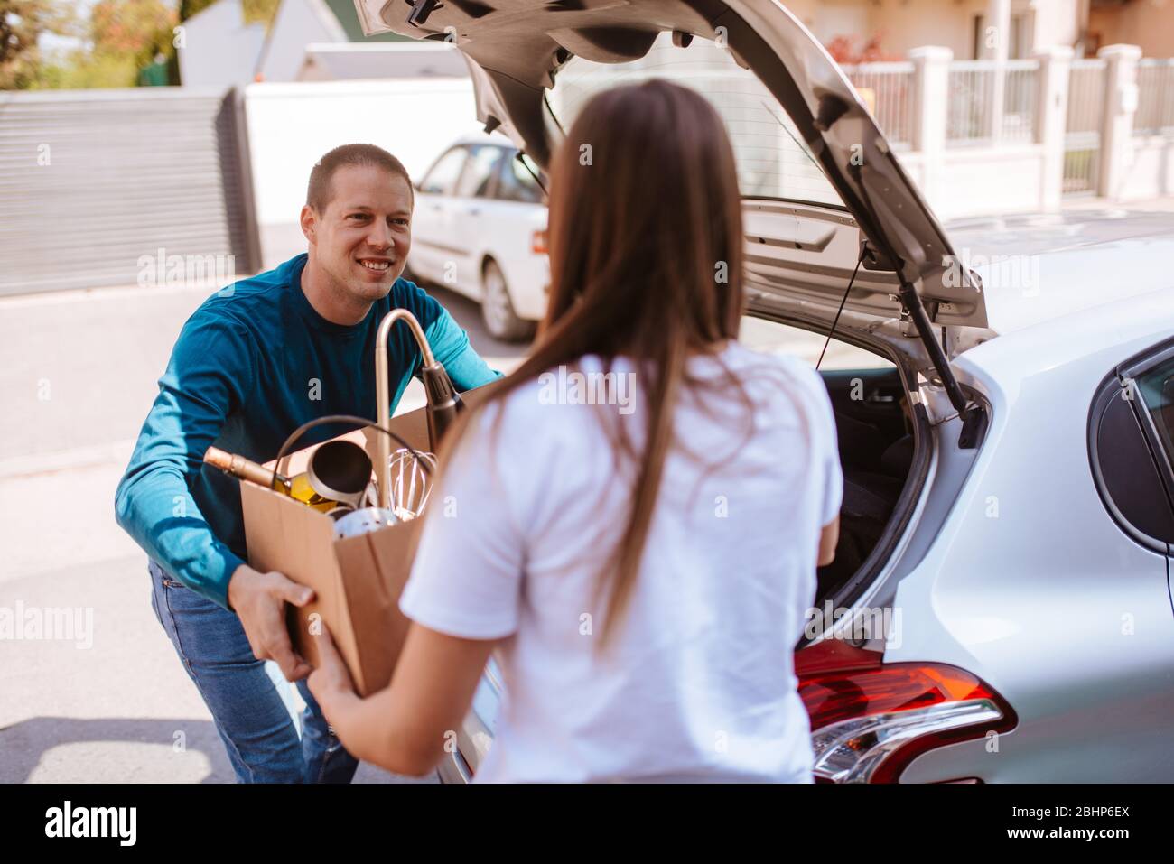 Students and parents packing hi-res stock photography and images - Alamy