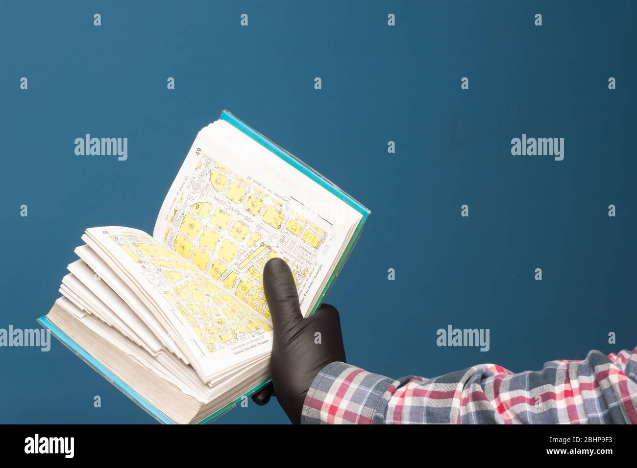 City guide to find maps, its streets, listing of important city ...