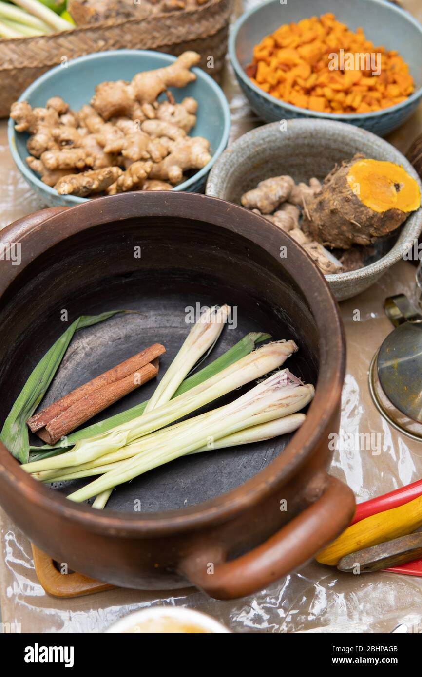 jamu herbal drink spice ingredient close up Stock Photo - Alamy