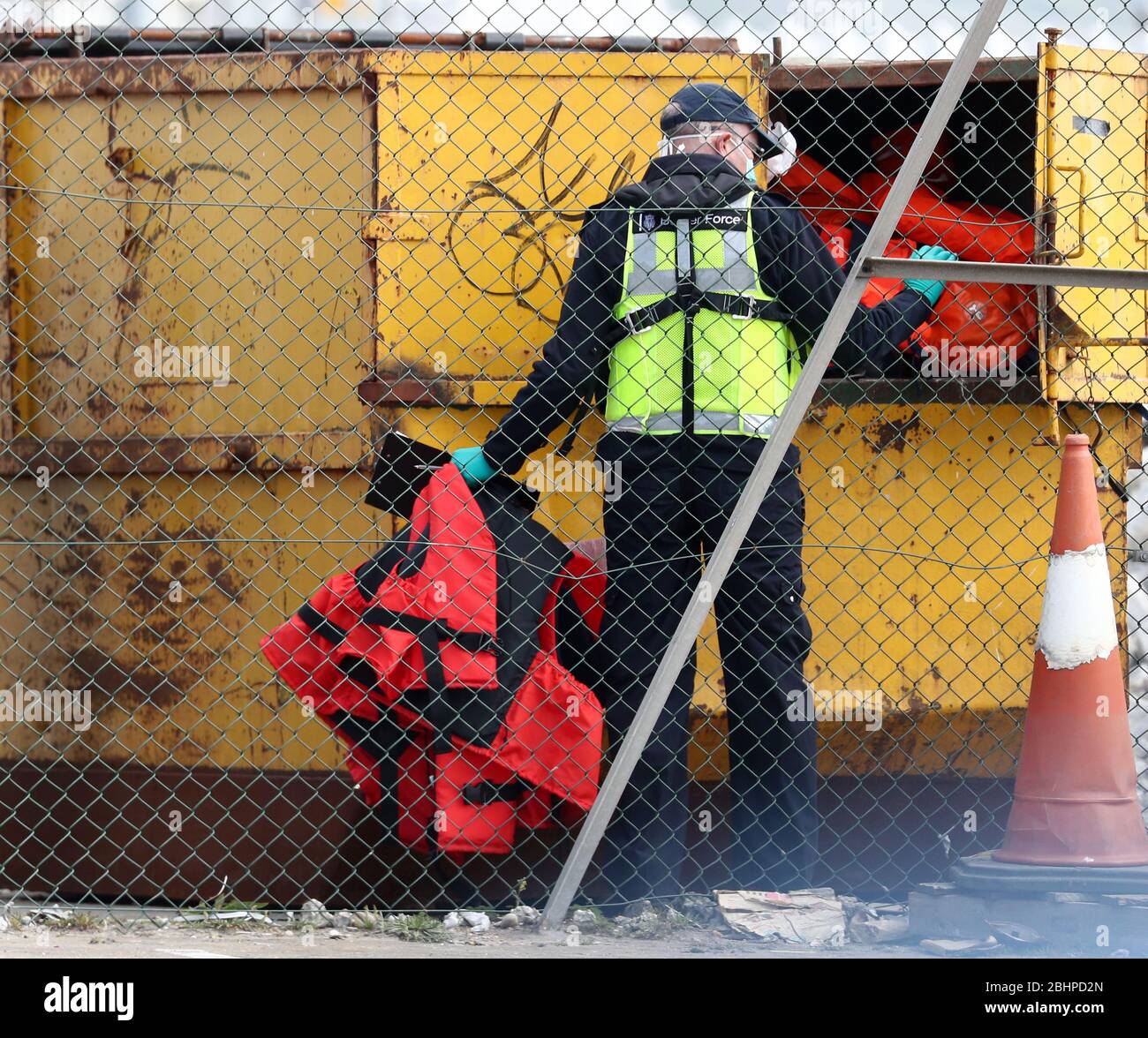 Border force officer uk hi-res stock photography and images - Alamy