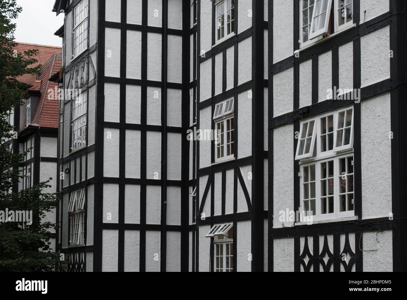 Tudor Style Architecture Holly Lodge Estate, 8 Holly Lodge Gardens ...