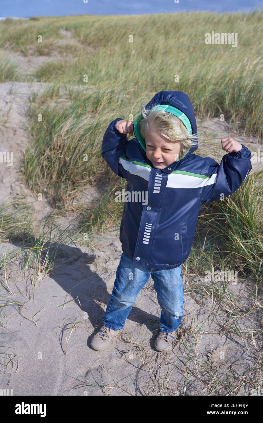 Fighting against the wind hi-res stock photography and images - Alamy