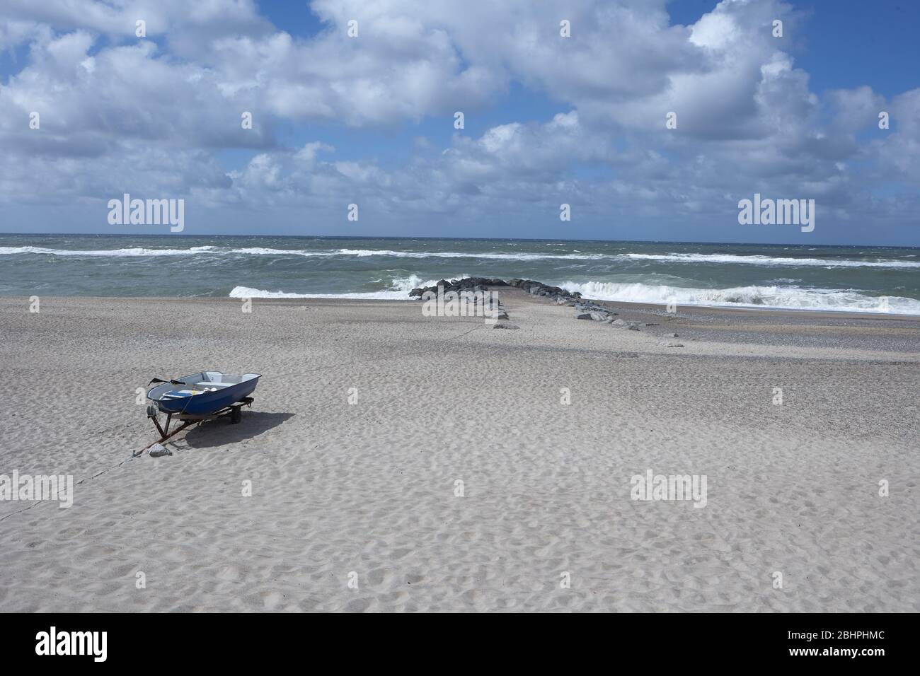 Waves arrive beautiful sandy beach hi-res stock photography and images ...