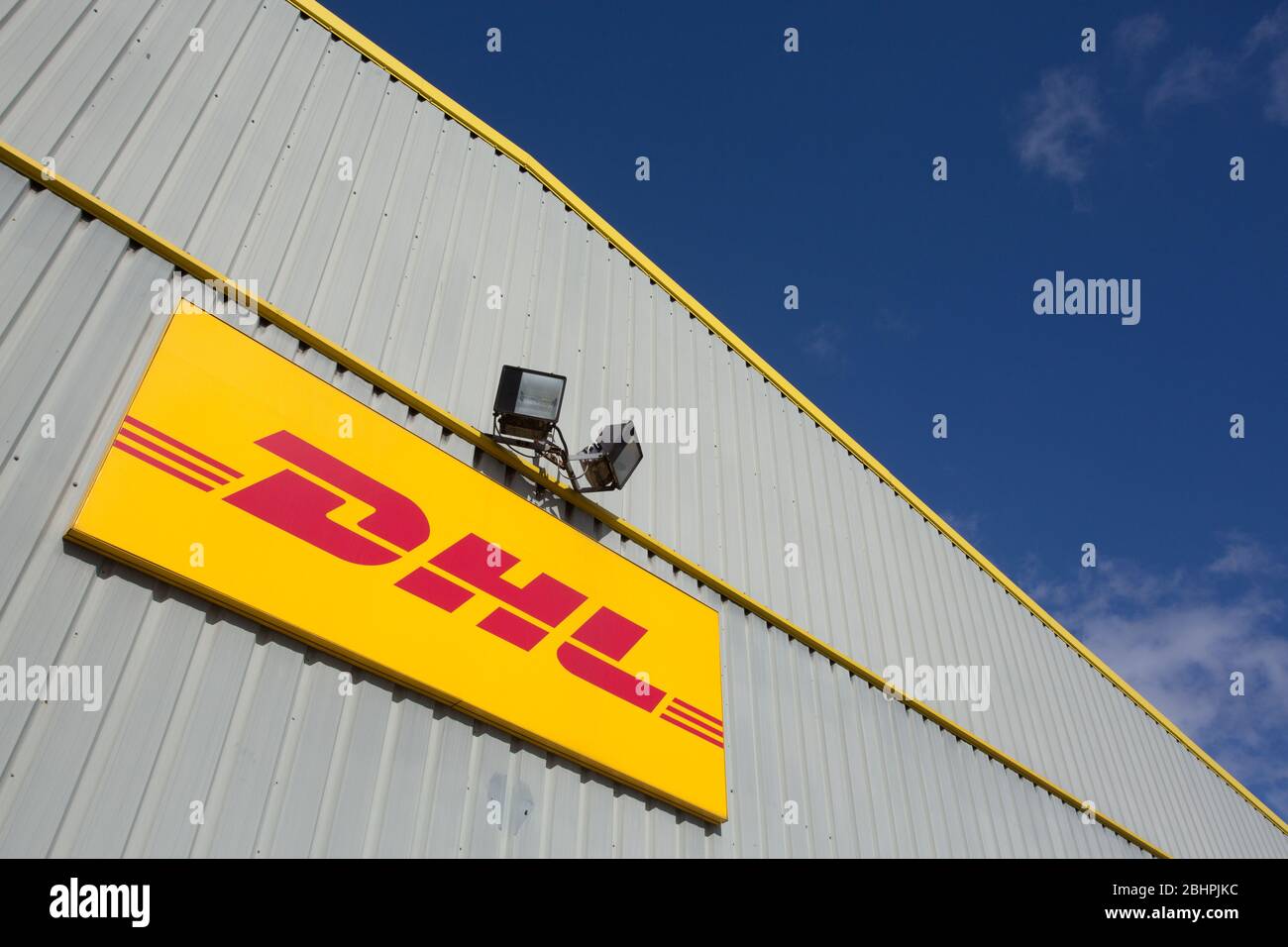 Dhl logo hi-res stock photography and images - Alamy
