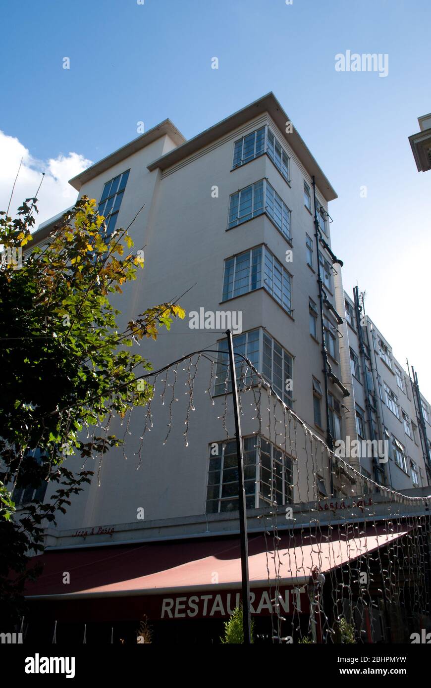 Court architecture hi-res stock photography and images - Alamy