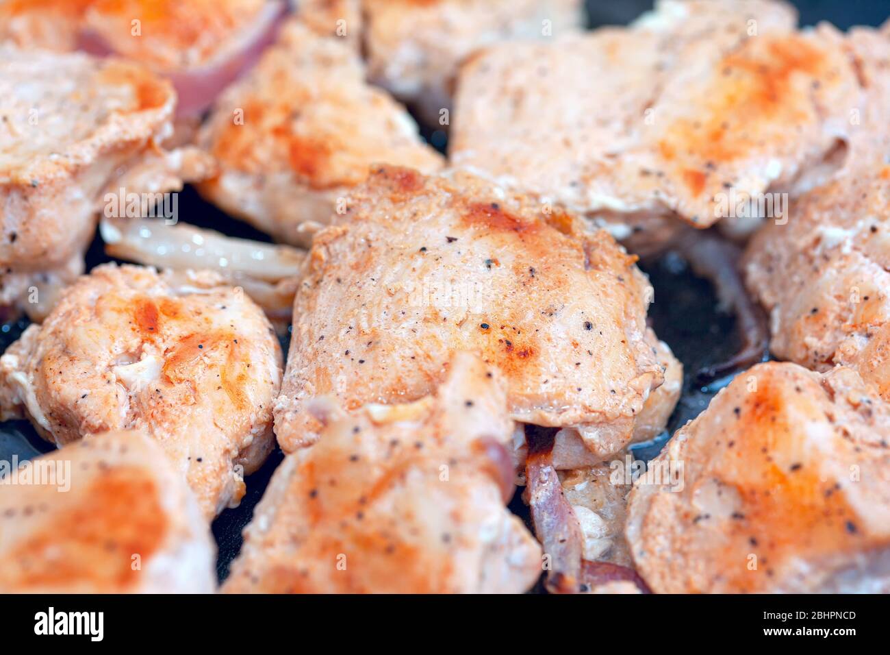 Cooked chicken sliced meat hi-res stock photography and images - Alamy