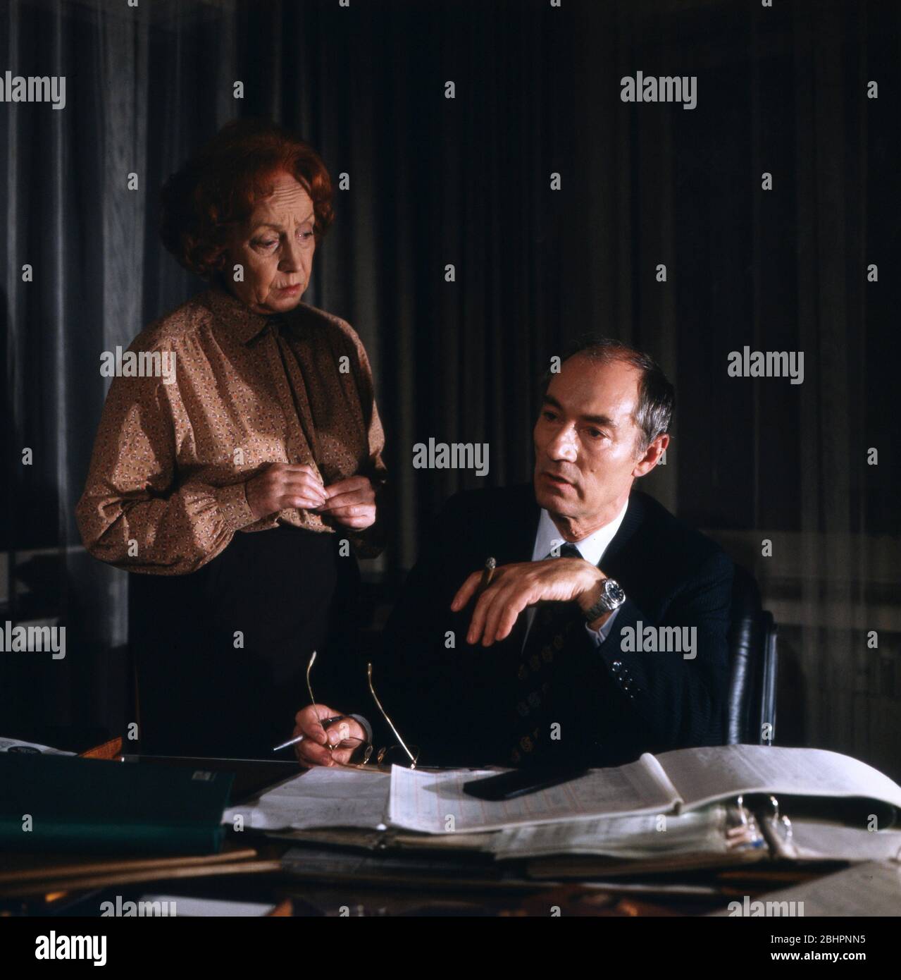 Helma Seitz und Martin Benrath in Chefetagen, 1982. Helma Seitz and ...