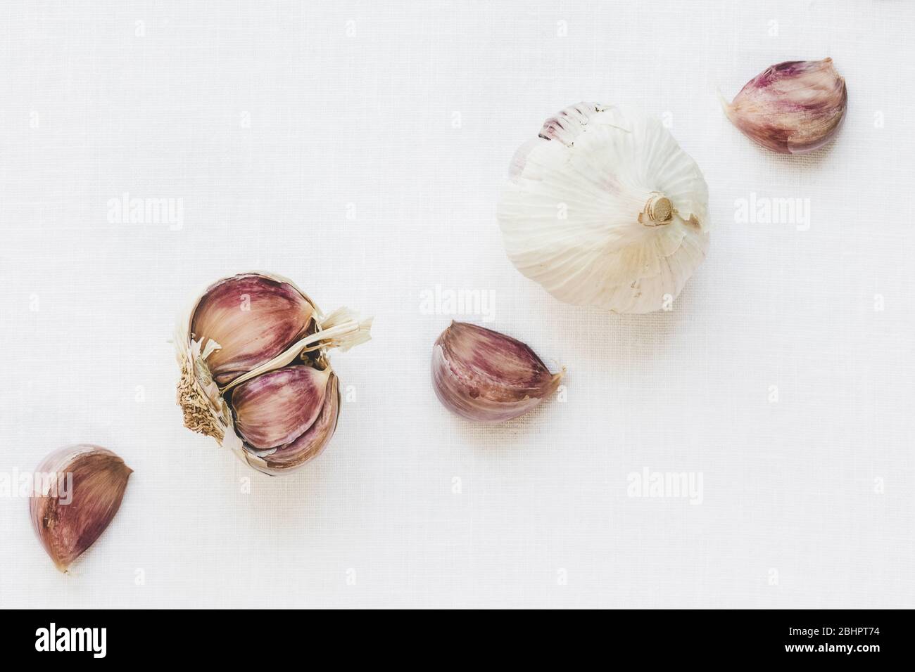 Garlic cross section close up hi-res stock photography and images - Alamy