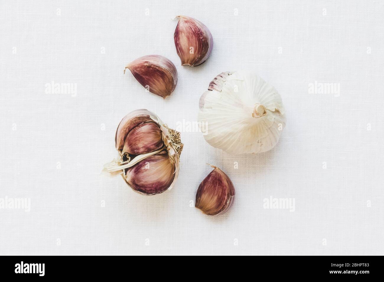 Garlic cross section close up hi-res stock photography and images - Alamy