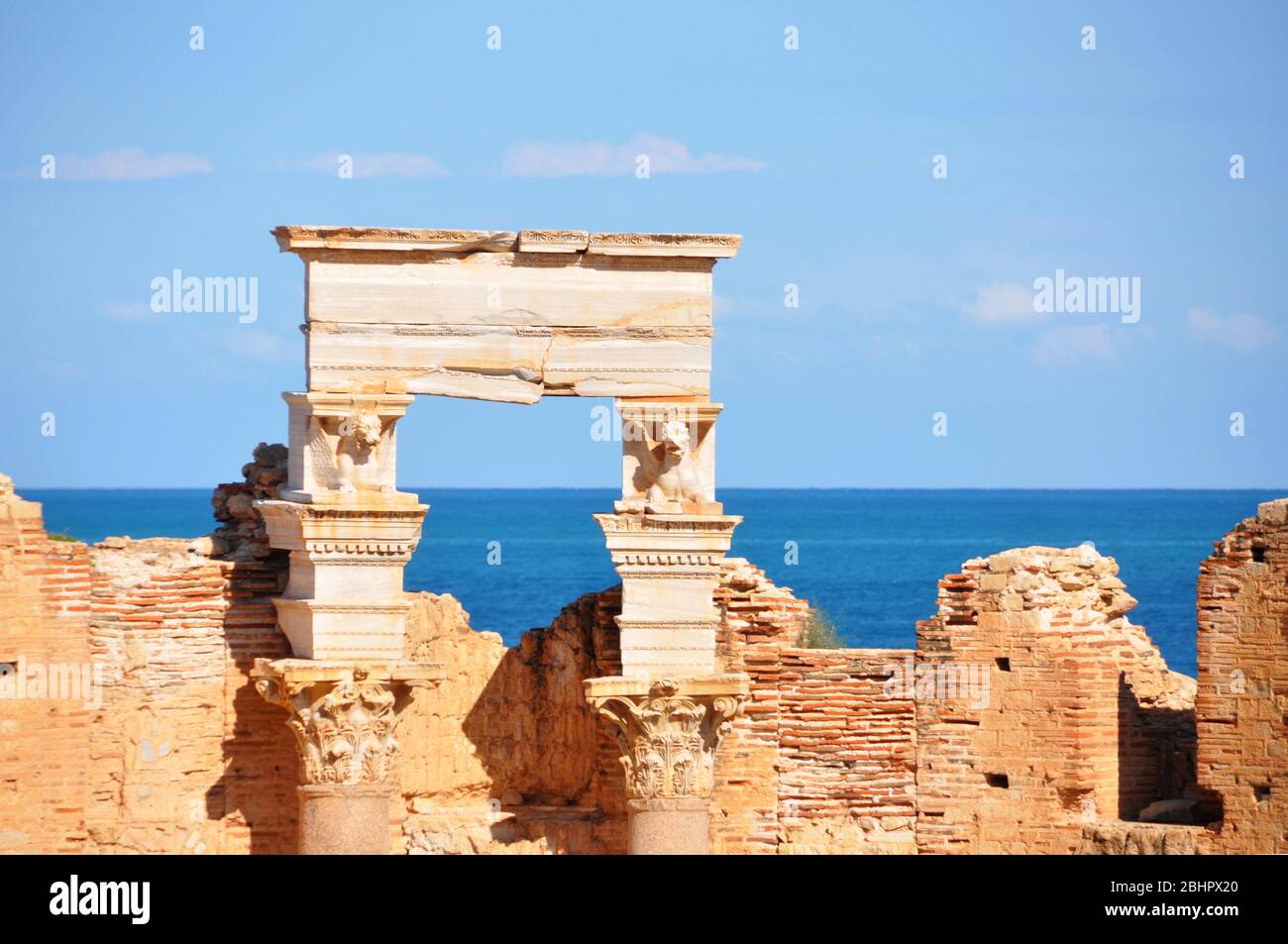 Arch of septimius severus lepcis magna hi-res stock photography and ...