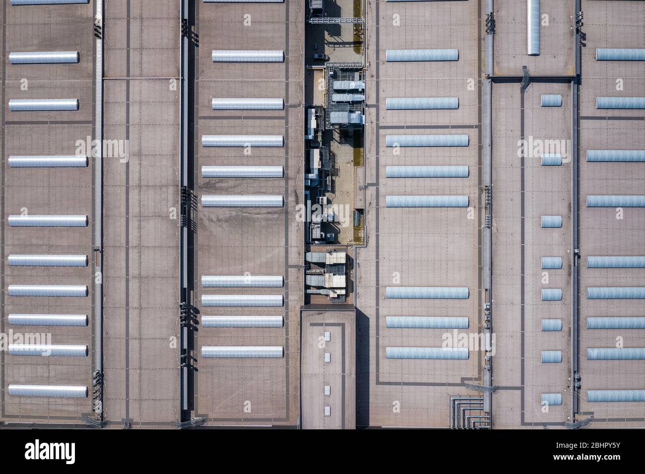 Factory rooftop hi-res stock photography and images - Alamy